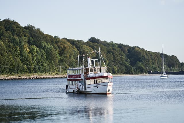 Basho Boat | Aros Cruises